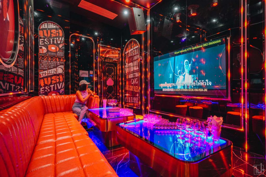 พิกัดที่สายตี้ ห้ามพลาด! Royal Melody KTV Phuket | ไปคนเดียว+