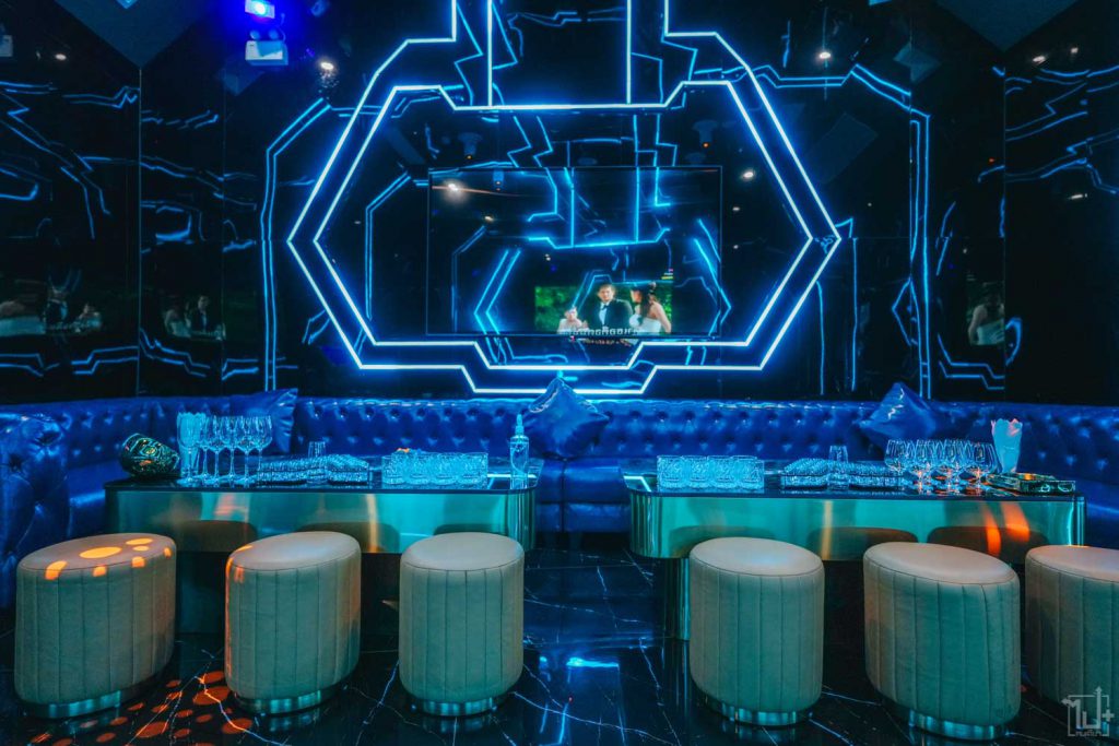 พิกัดที่สายตี้ ห้ามพลาด! Royal Melody KTV Phuket | ไปคนเดียว+