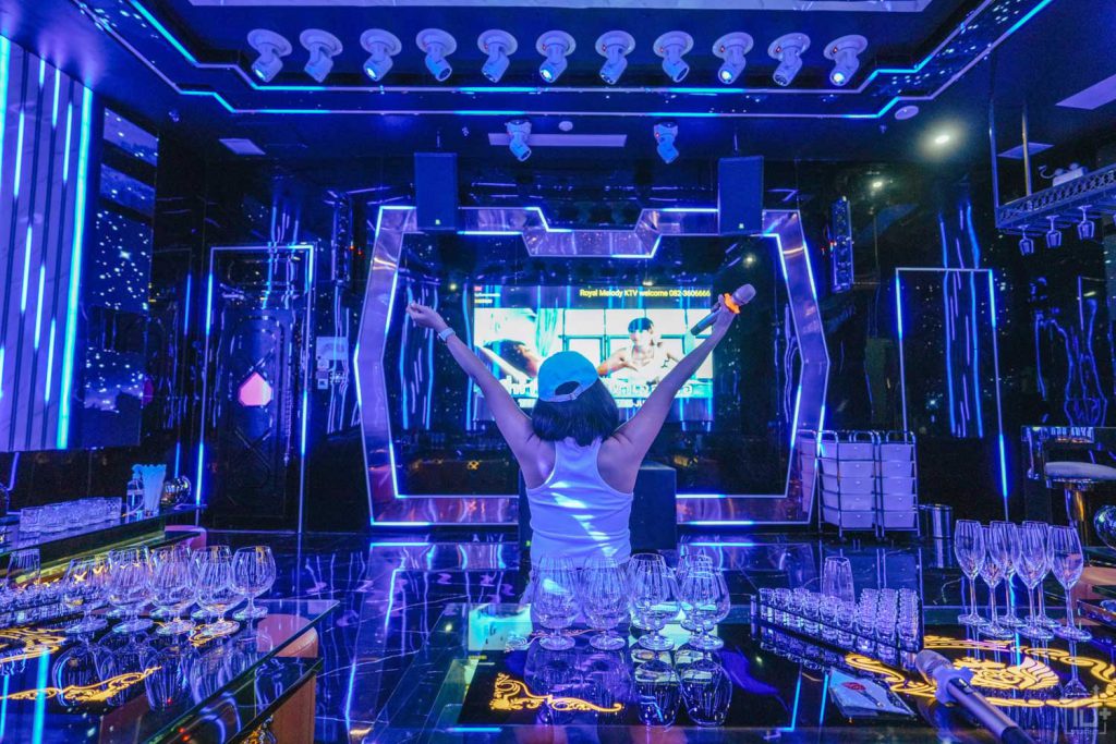 พิกัดที่สายตี้ ห้ามพลาด! Royal Melody KTV Phuket | ไปคนเดียว+