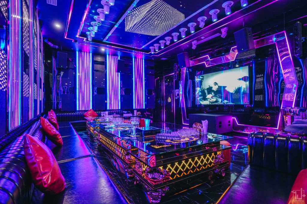 พิกัดที่สายตี้ ห้ามพลาด! Royal Melody KTV Phuket | ไปคนเดียว+