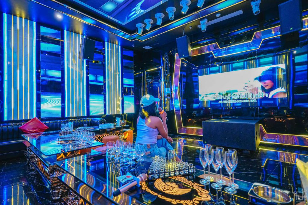 พิกัดที่สายตี้ ห้ามพลาด! Royal Melody KTV Phuket | ไปคนเดียว+